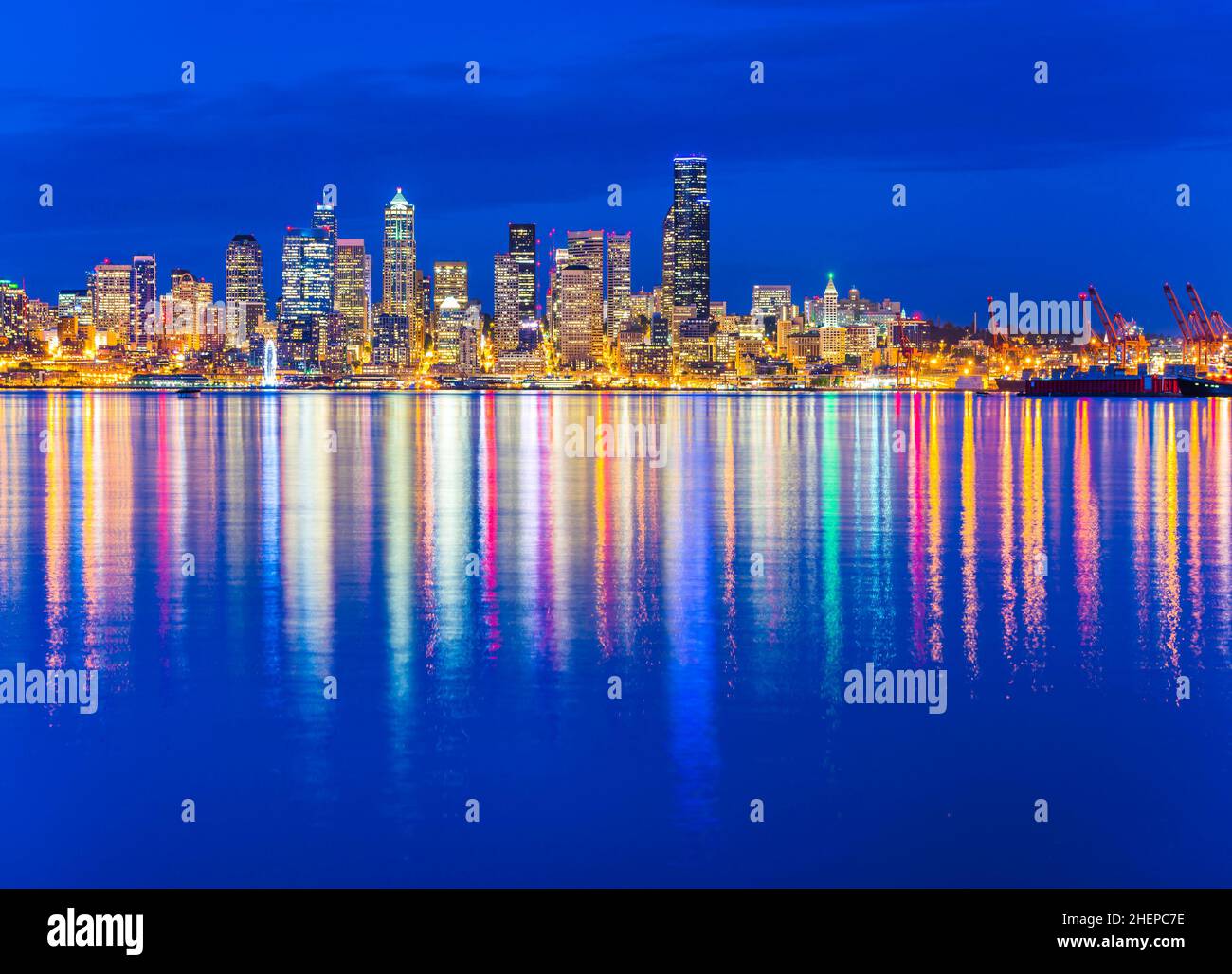 Seattle skyline boats hi-res stock photography and images - Alamy