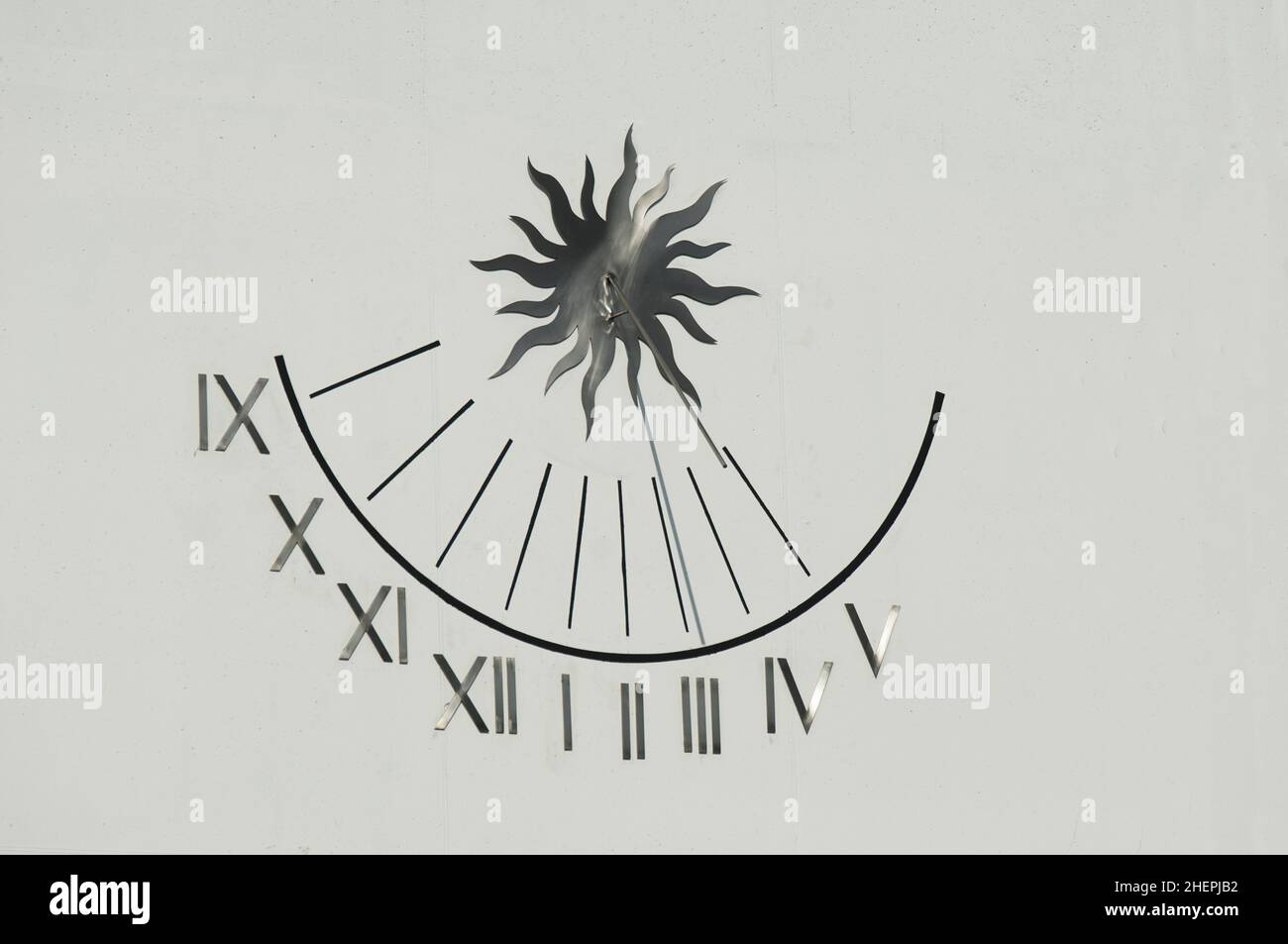 Sun dials hi-res stock photography and images - Alamy