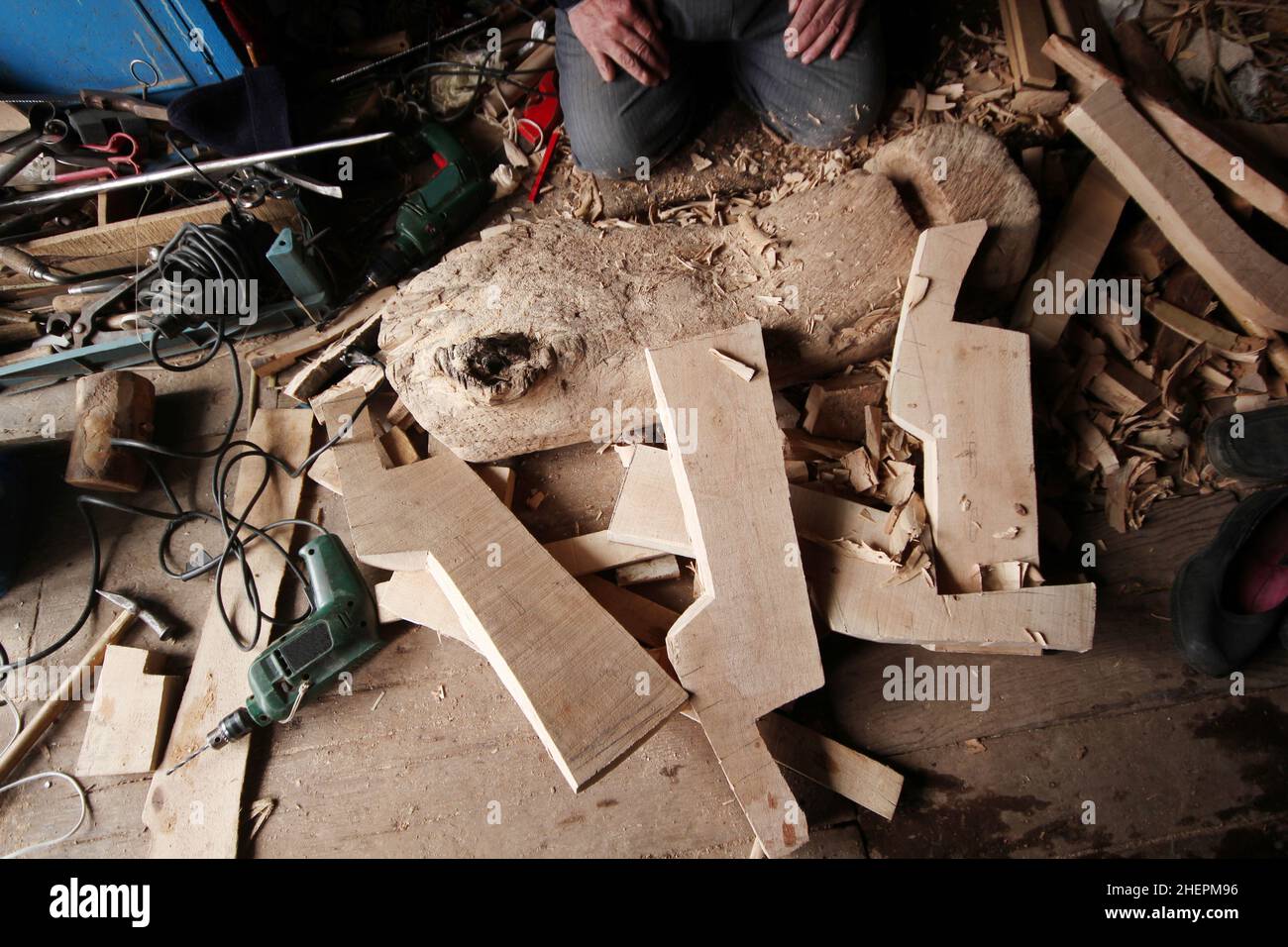 Carpentry repairing repairman in hi-res stock photography and images ...