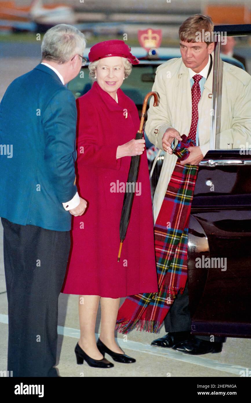Queen Elizabeth II arriving at Heathrow Airport 7th October 1993 on her ...