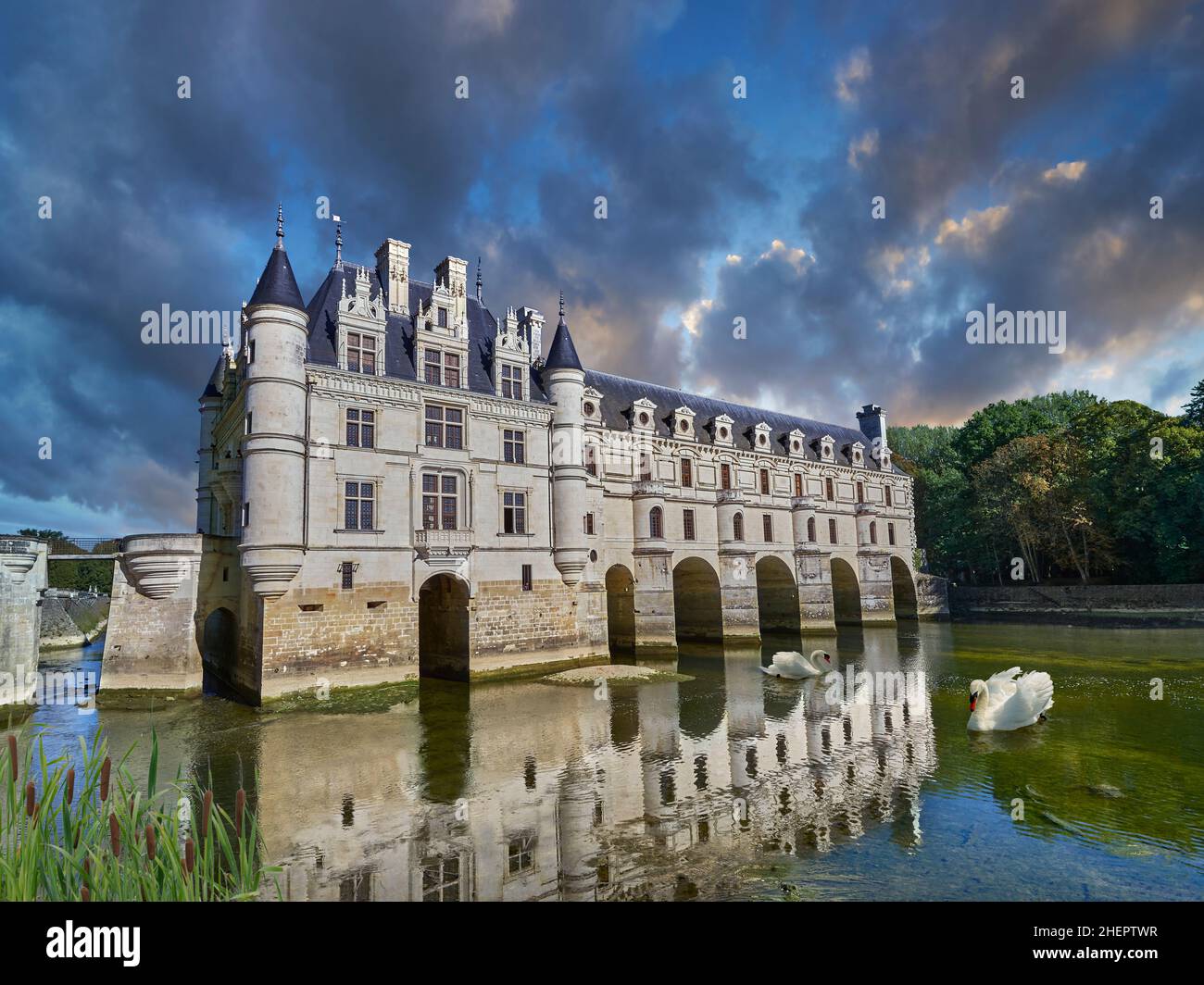 The Renaissance Chateau de Chenonceau spanning the river Cher, Indre-et ...
