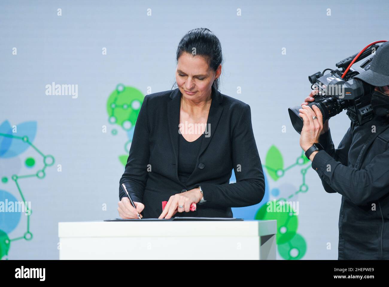 Deutsche mark signs hi-res stock photography and images - Alamy