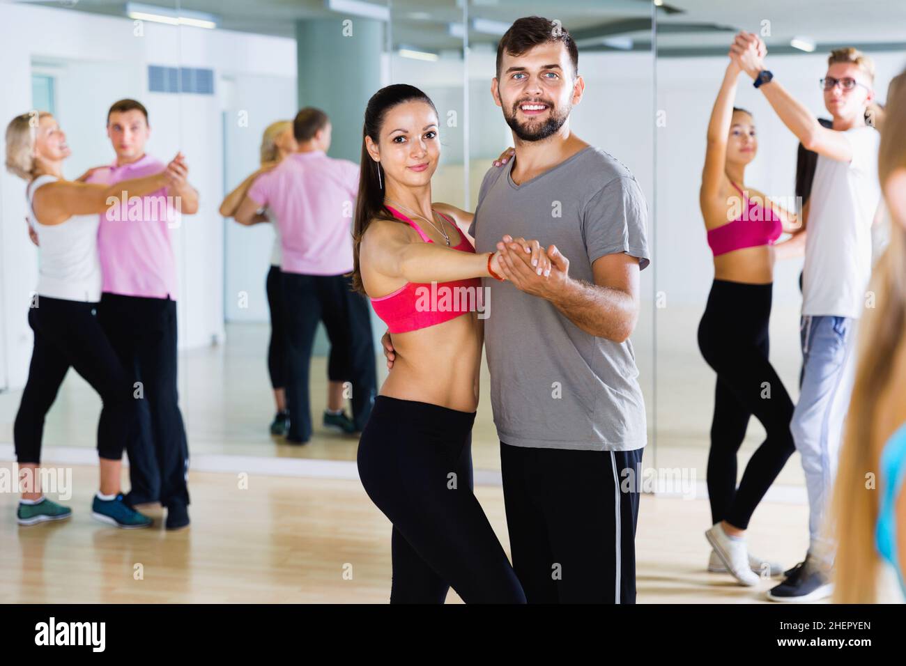 People salsa dance club hi-res stock photography and images - Alamy