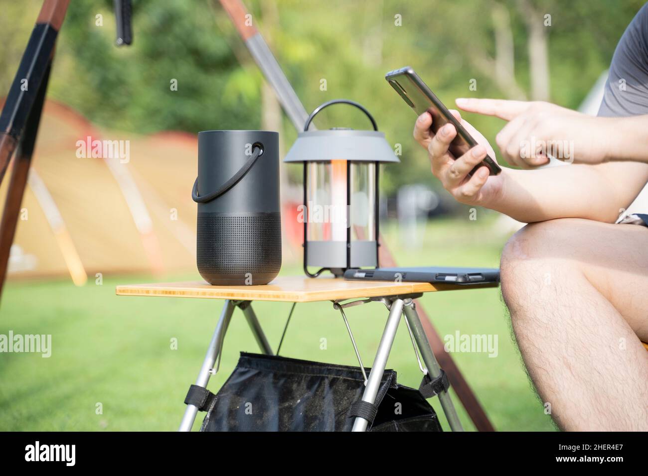 Using speaker hi-res stock photography and images - Alamy