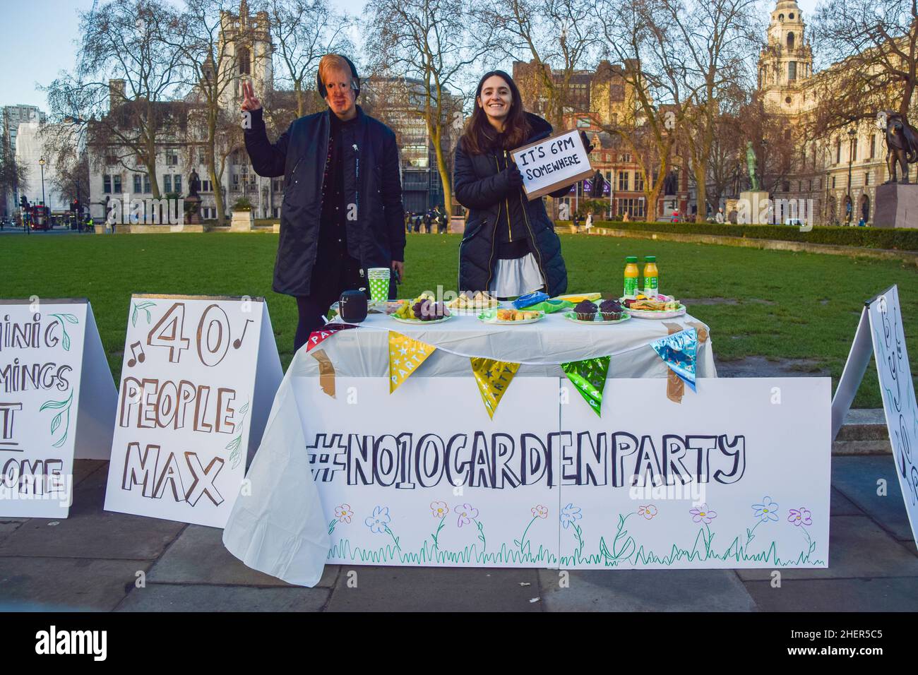 Downing street lockdown party hi-res stock photography and images - Alamy