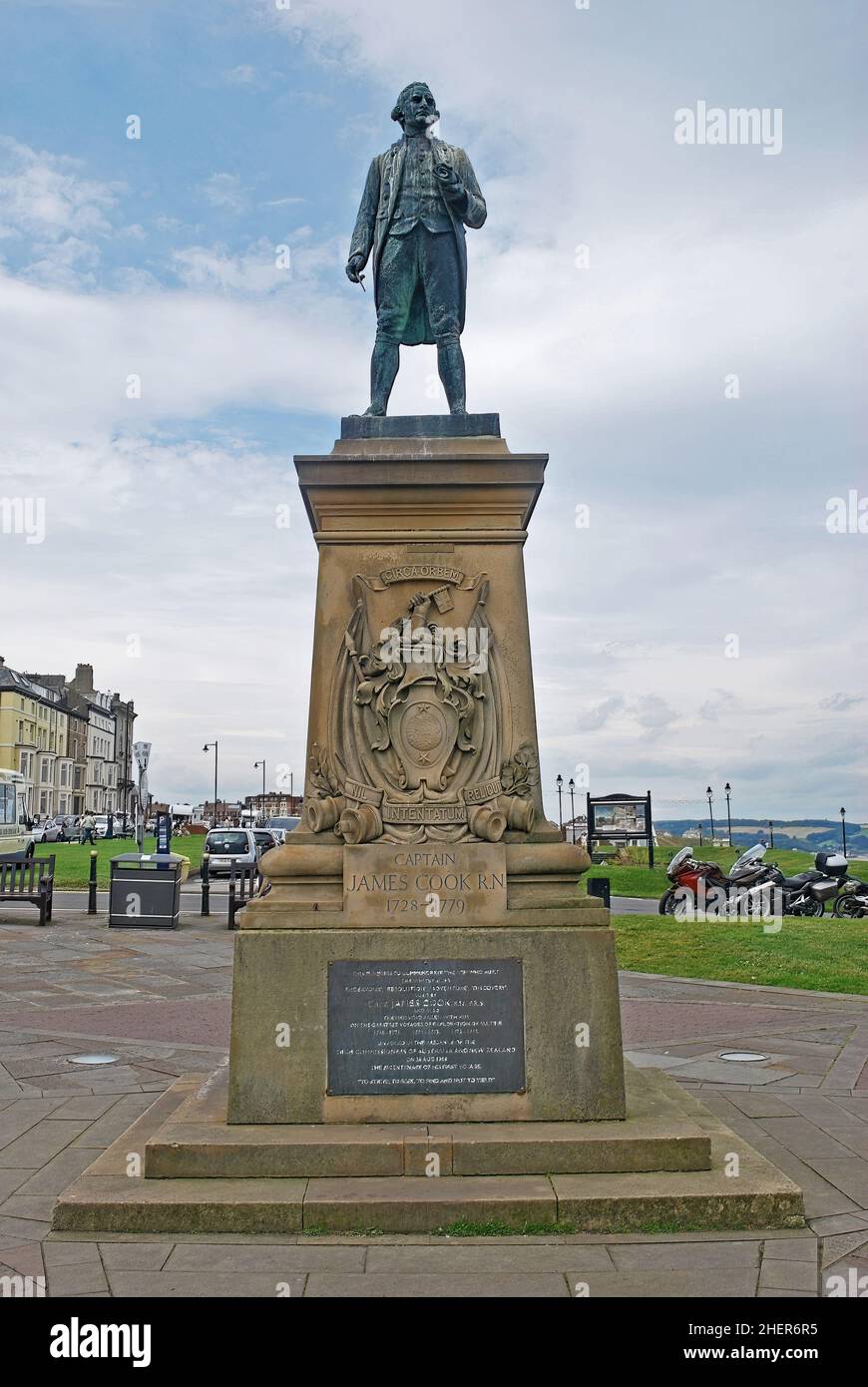 Bronze statue of Captain James Cook, Whitby, Yorkshire, UK Stock Photo ...