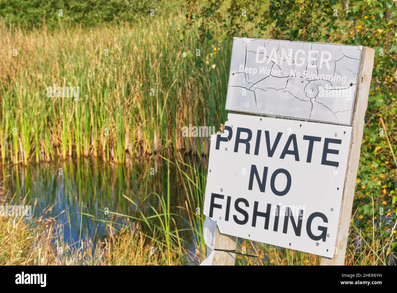 Water damaged signage hi-res stock photography and images - Alamy