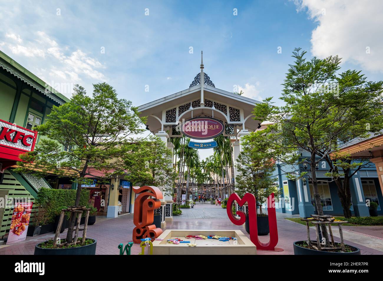 The riverfront mall in bangkok hi-res stock photography and images - Alamy