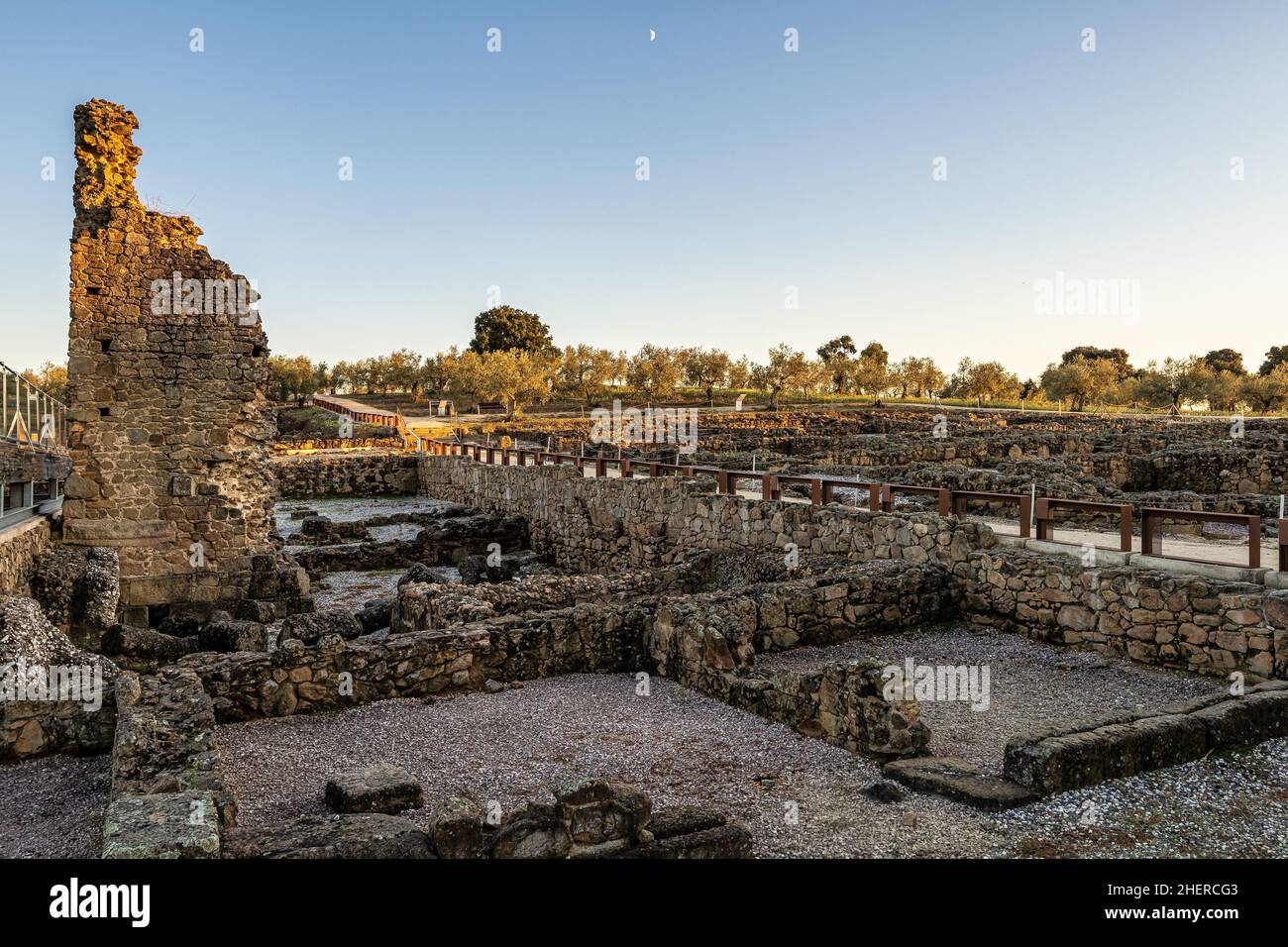 Ruinas romanas de caparra hi-res stock photography and images - Alamy