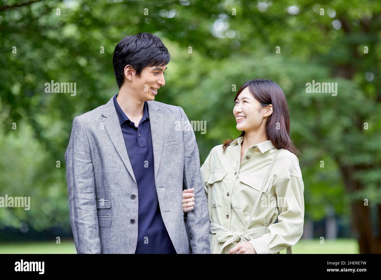 Japanese couple taking walk hi-res stock photography and images - Alamy