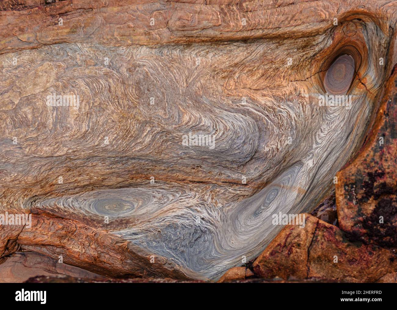 Formation of rock pools hi-res stock photography and images - Alamy