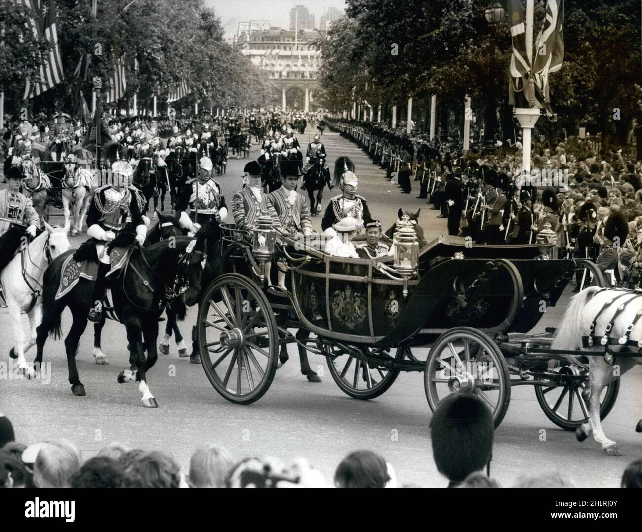 1974 uk family hi-res stock photography and images - Alamy