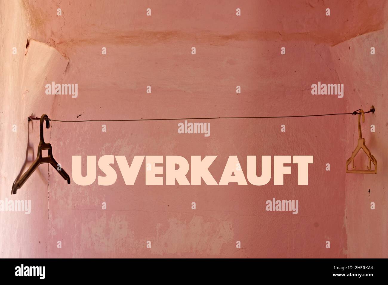 Sold out sign hi-res stock photography and images - Alamy