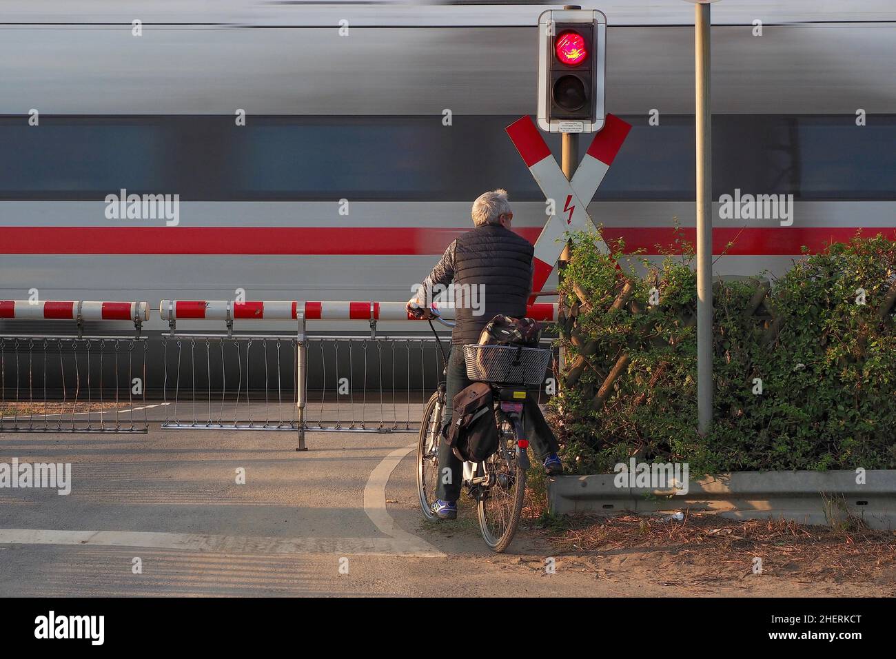 Red man traffic light hi-res stock photography and images - Alamy