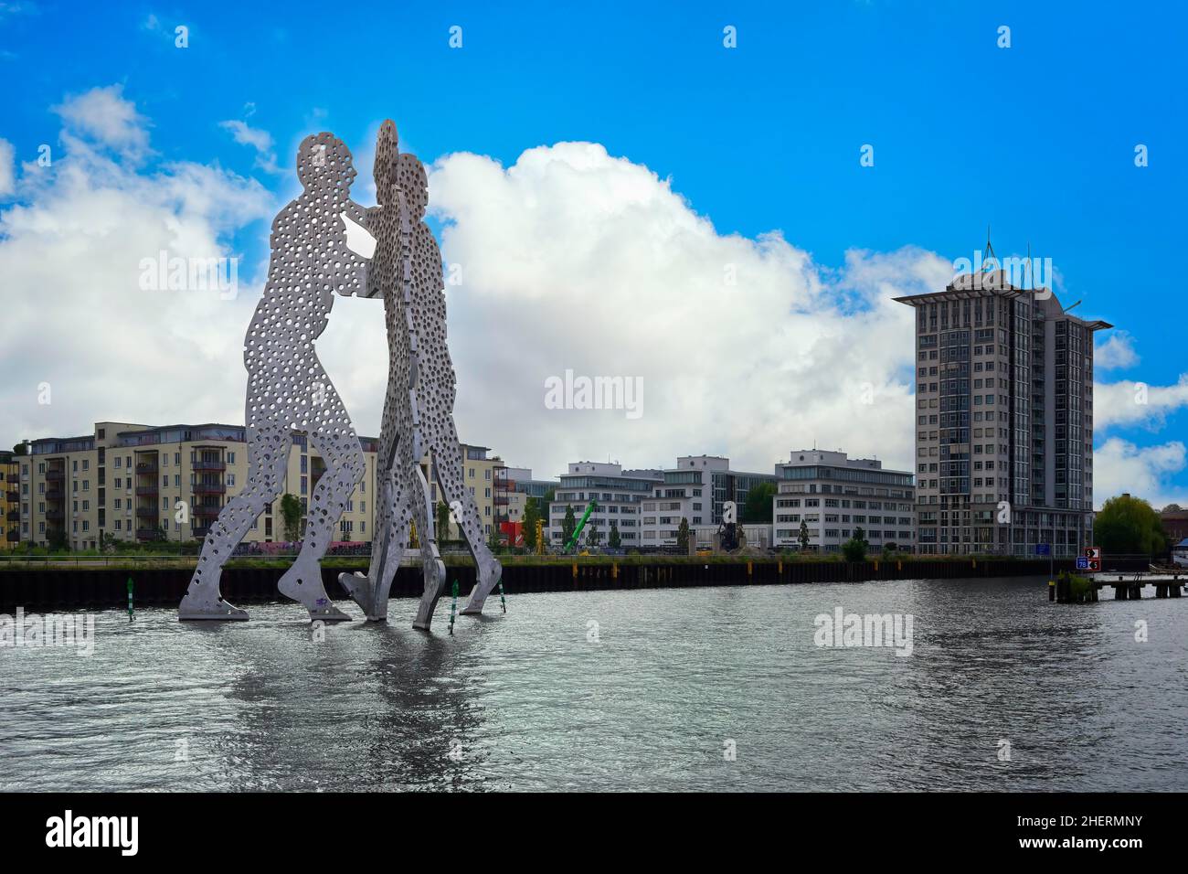 Molecule Man, Monumental sculpture by Jonathan Borofsky, Spree river ...