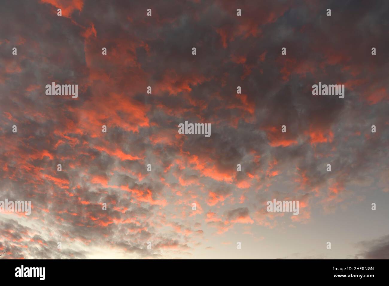 Evening sky shining clouds hi-res stock photography and images - Alamy