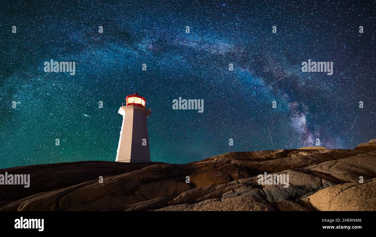 Lighthouse boat night hi-res stock photography and images - Alamy