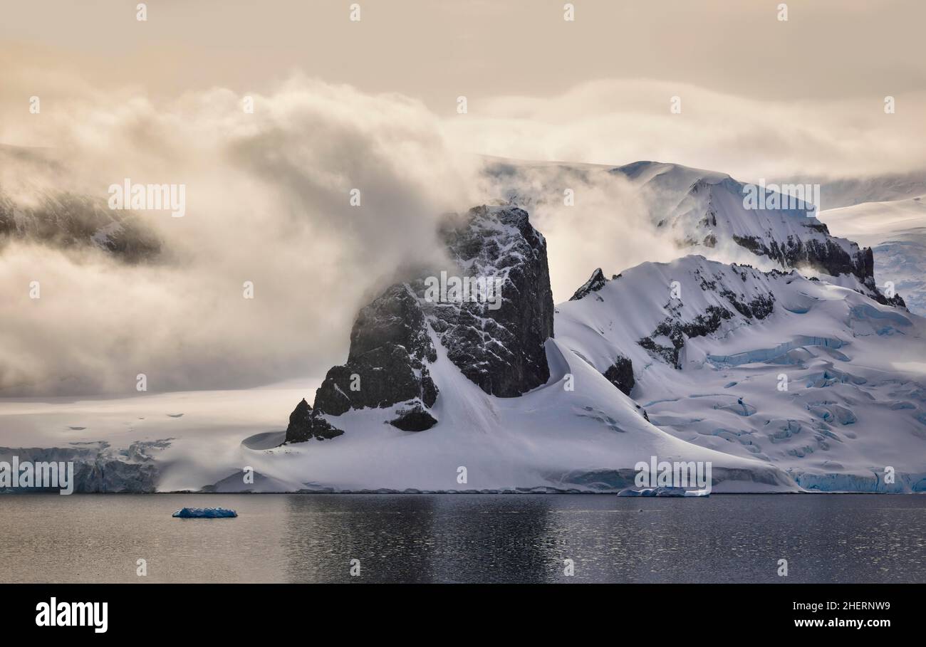 Rocky mountains in wilhelmina bay, glaciers and ice caps in Antarctica ...