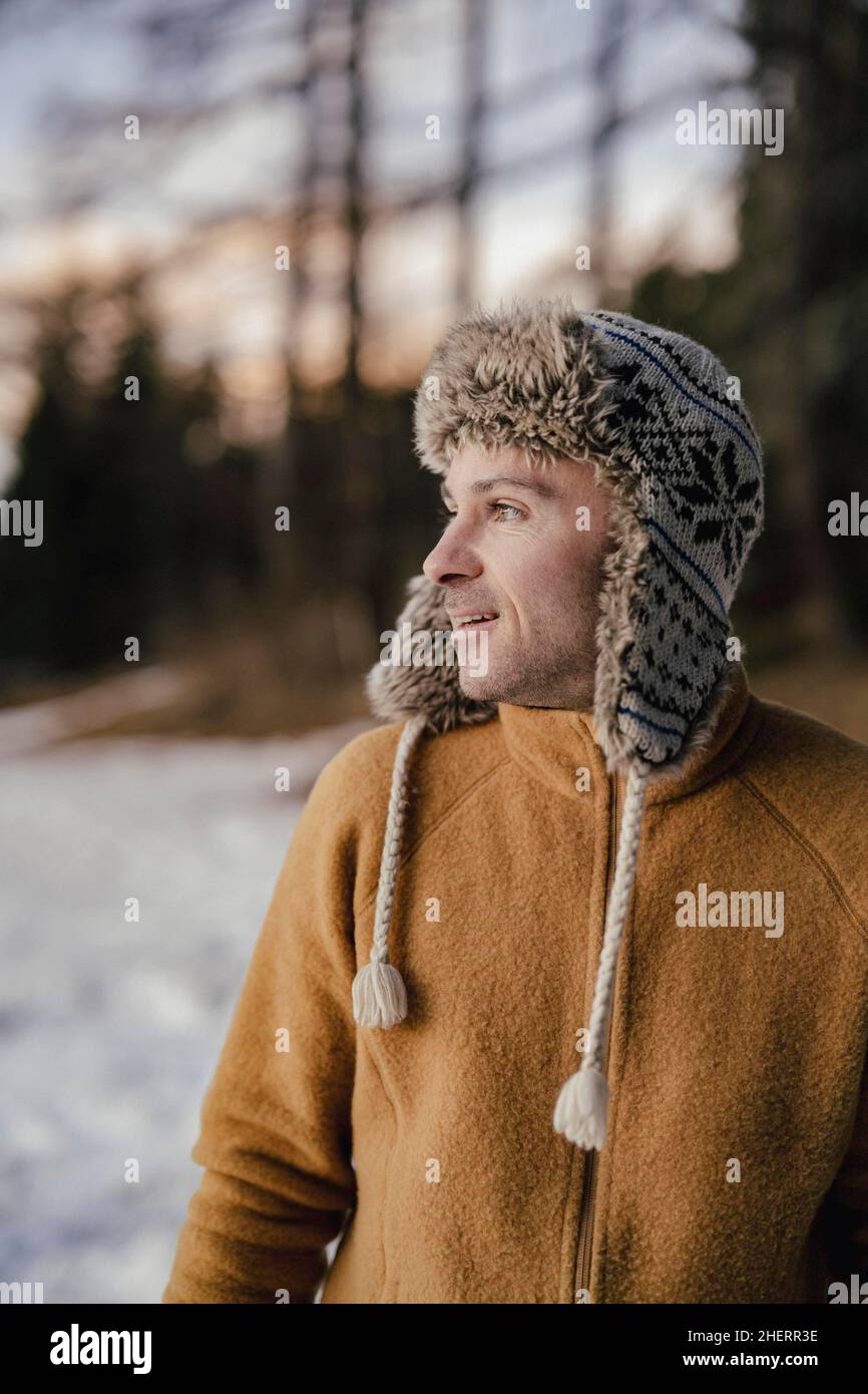Man with cap hi-res stock photography and images - Alamy