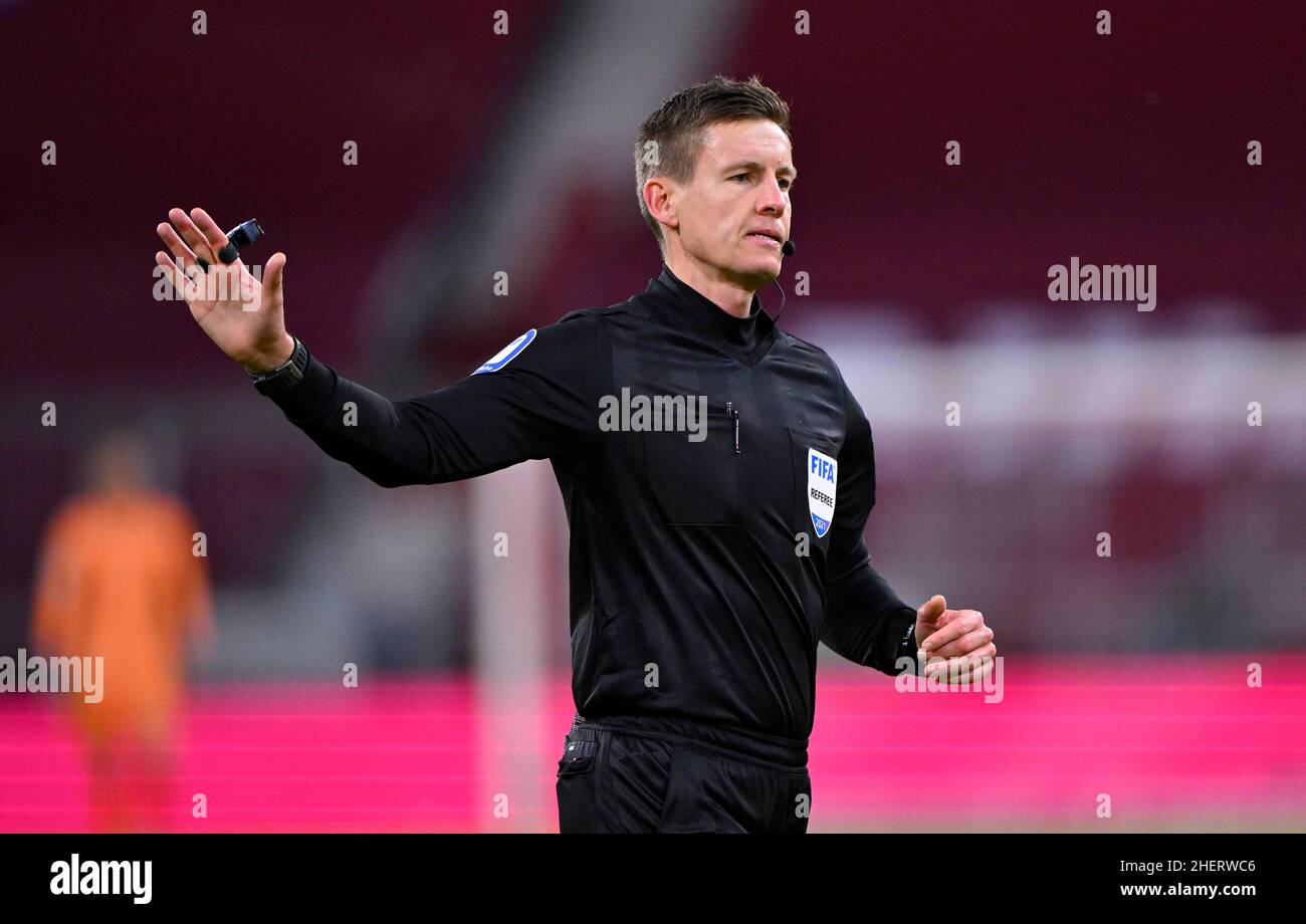 Referee Daniel Siebert gestures, Allianz Arena, Munich, Bavaria ...