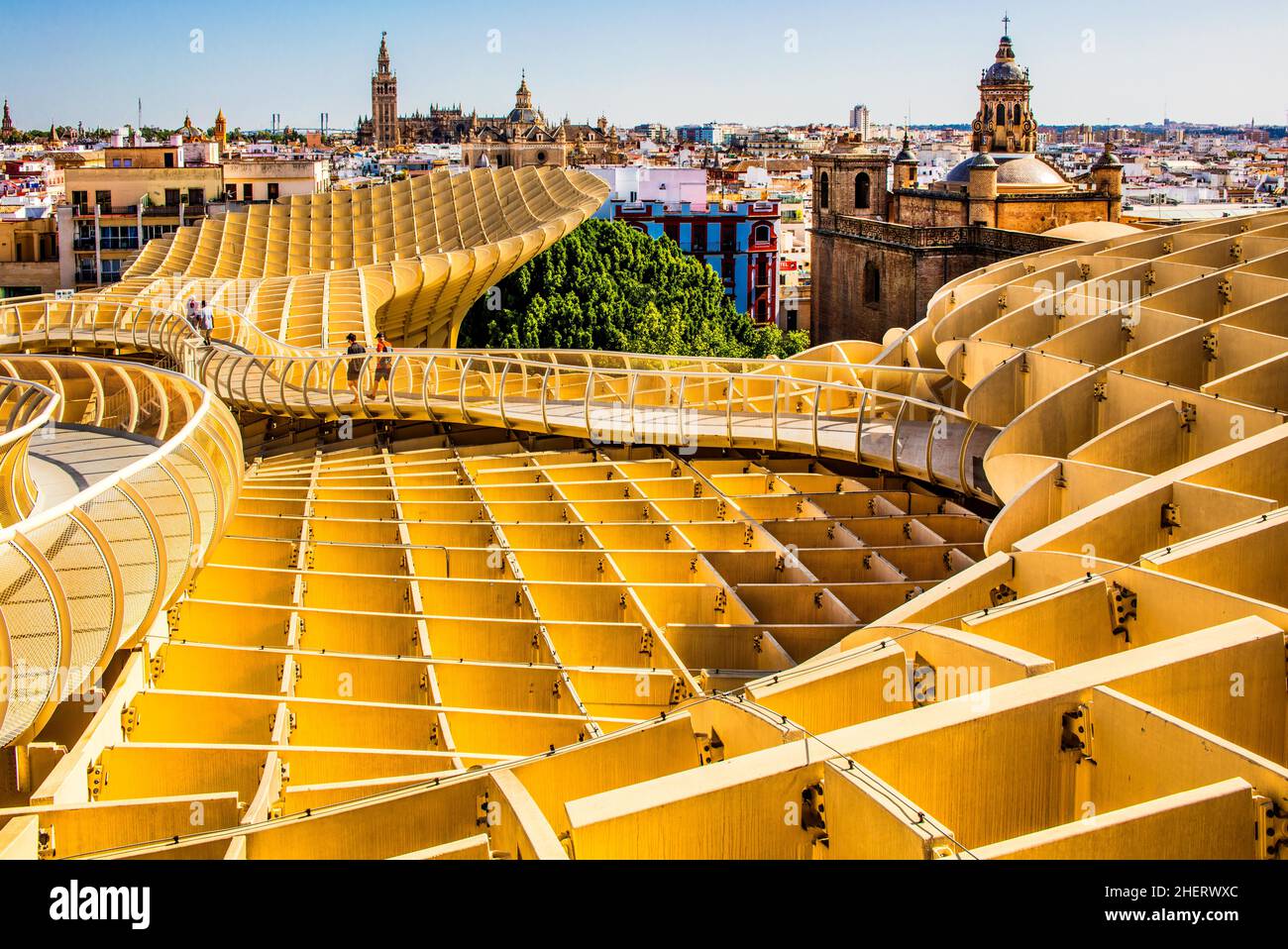 Stunning curved architecture hi-res stock photography and images - Alamy