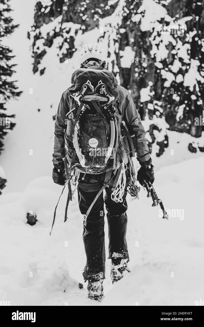 Mountaineering ice Black and White Stock Photos & Images - Alamy