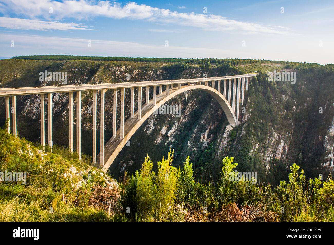 Bloukrans Bridge, arch bridge with a free span of 272 m, 40 km east of ...