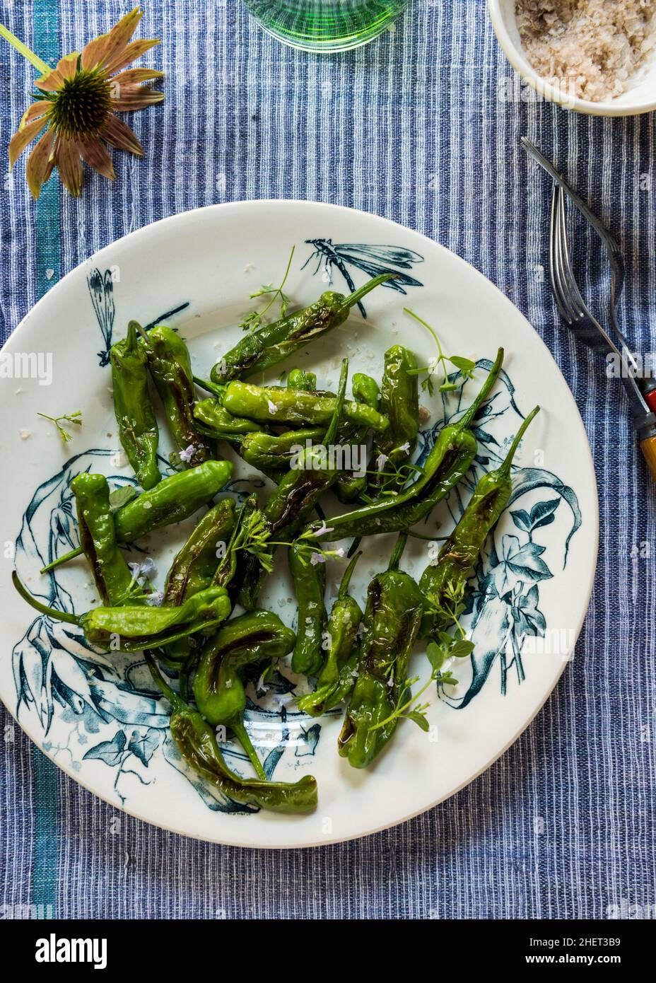 Decorative plate top down hi-res stock photography and images - Alamy