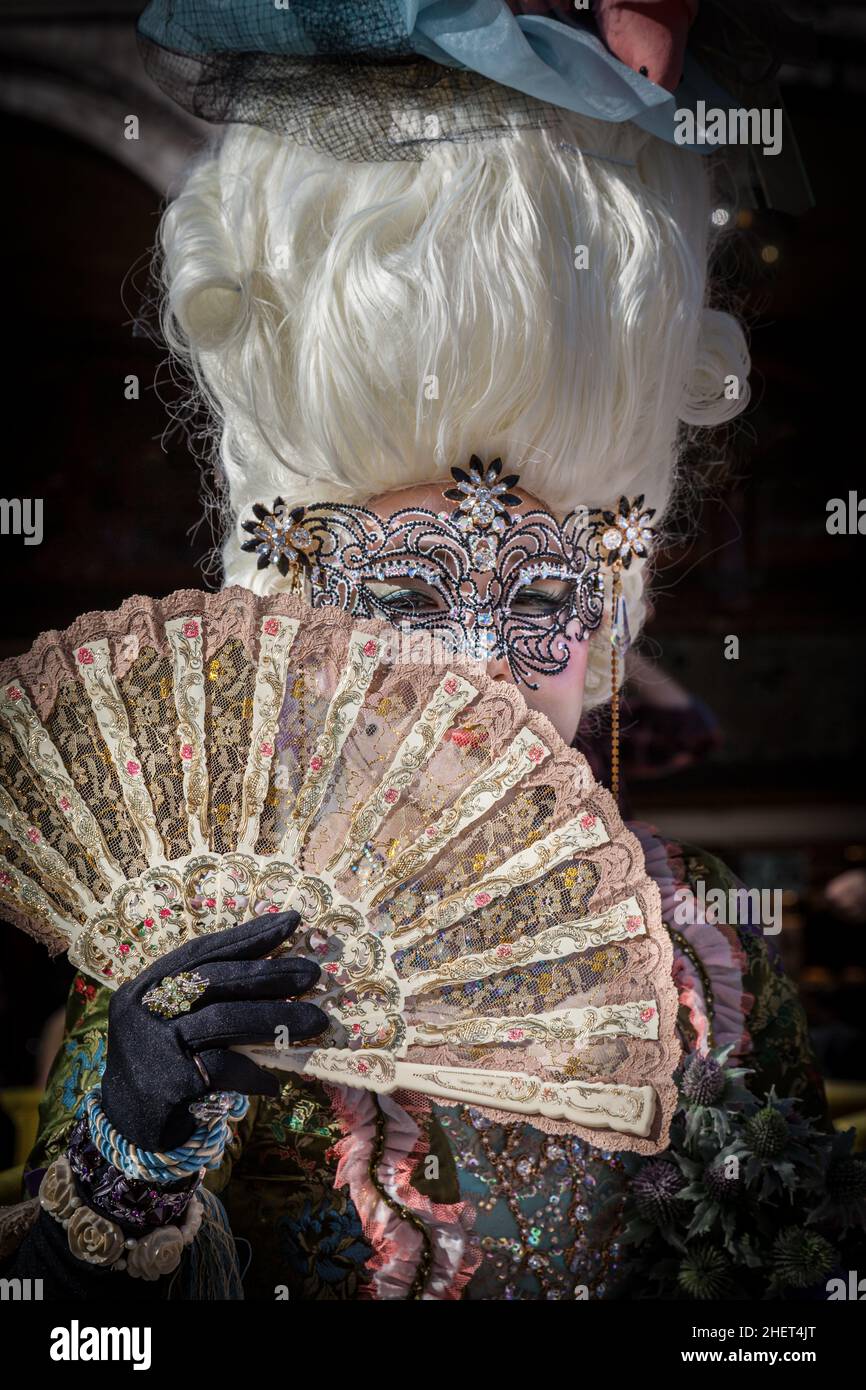 Rococo costume hi-res stock photography and images - Alamy