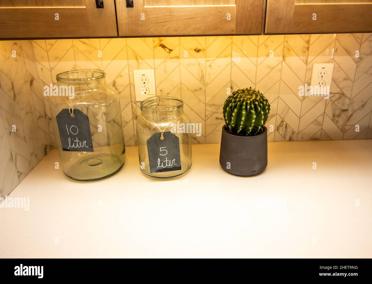 10 liter hi-res stock photography and images - Alamy