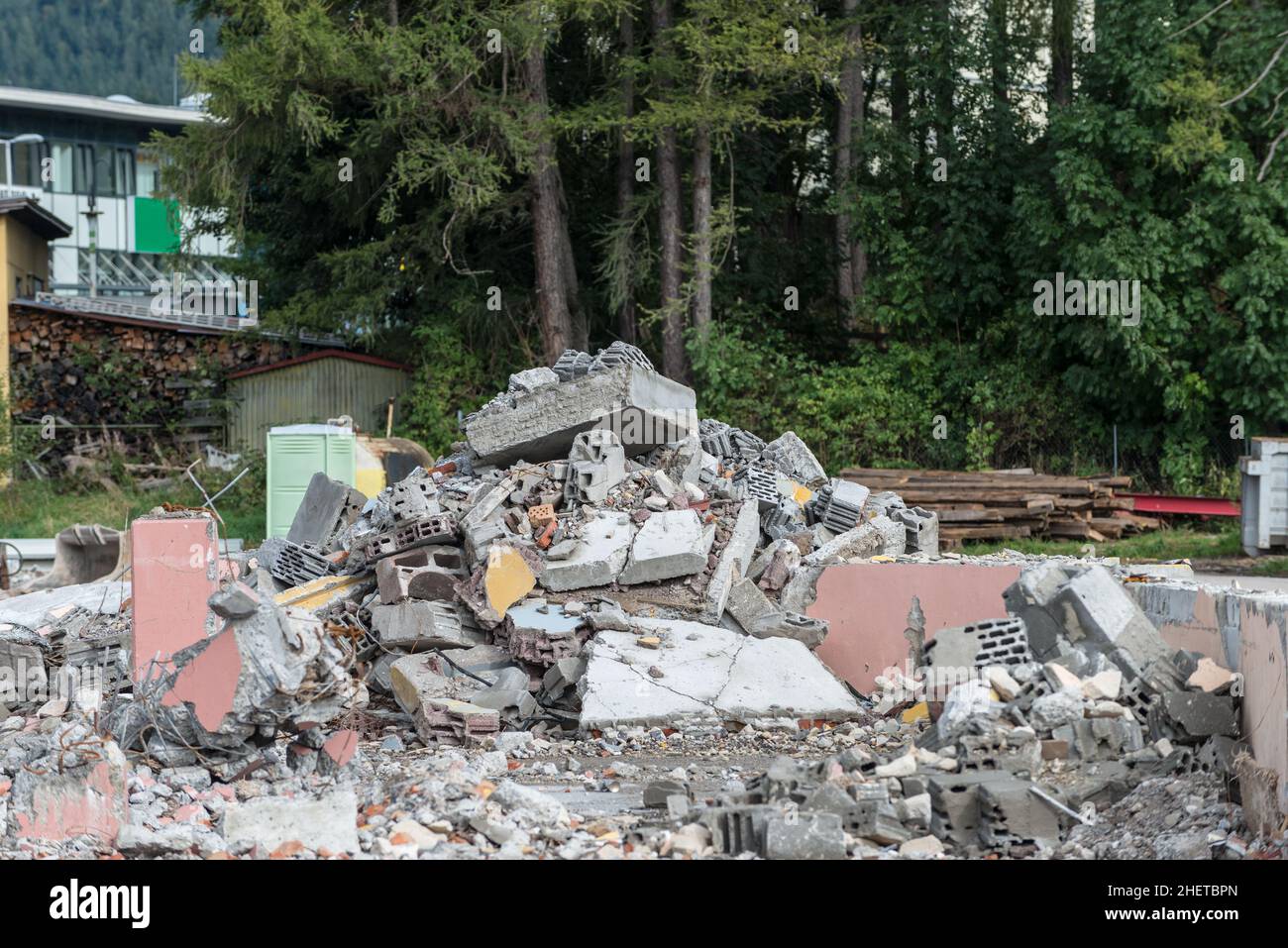 Reinforced concrete walls hi-res stock photography and images - Alamy