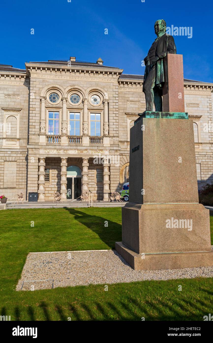 Statue of dargan hi-res stock photography and images - Alamy