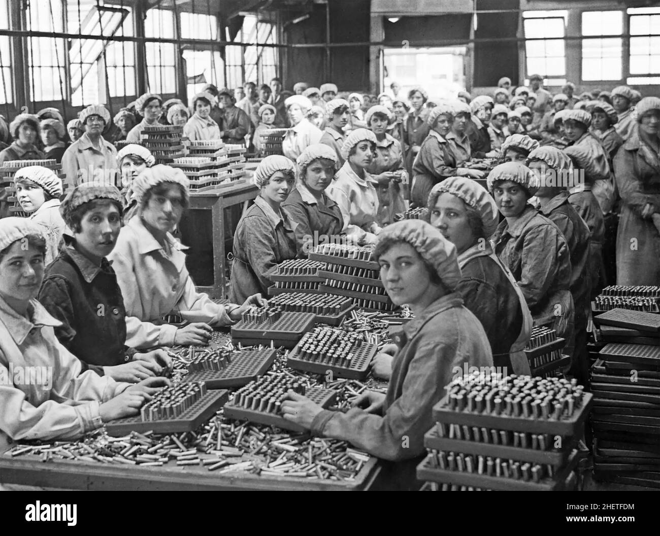 Munitions factory ww1 hi-res stock photography and images - Alamy