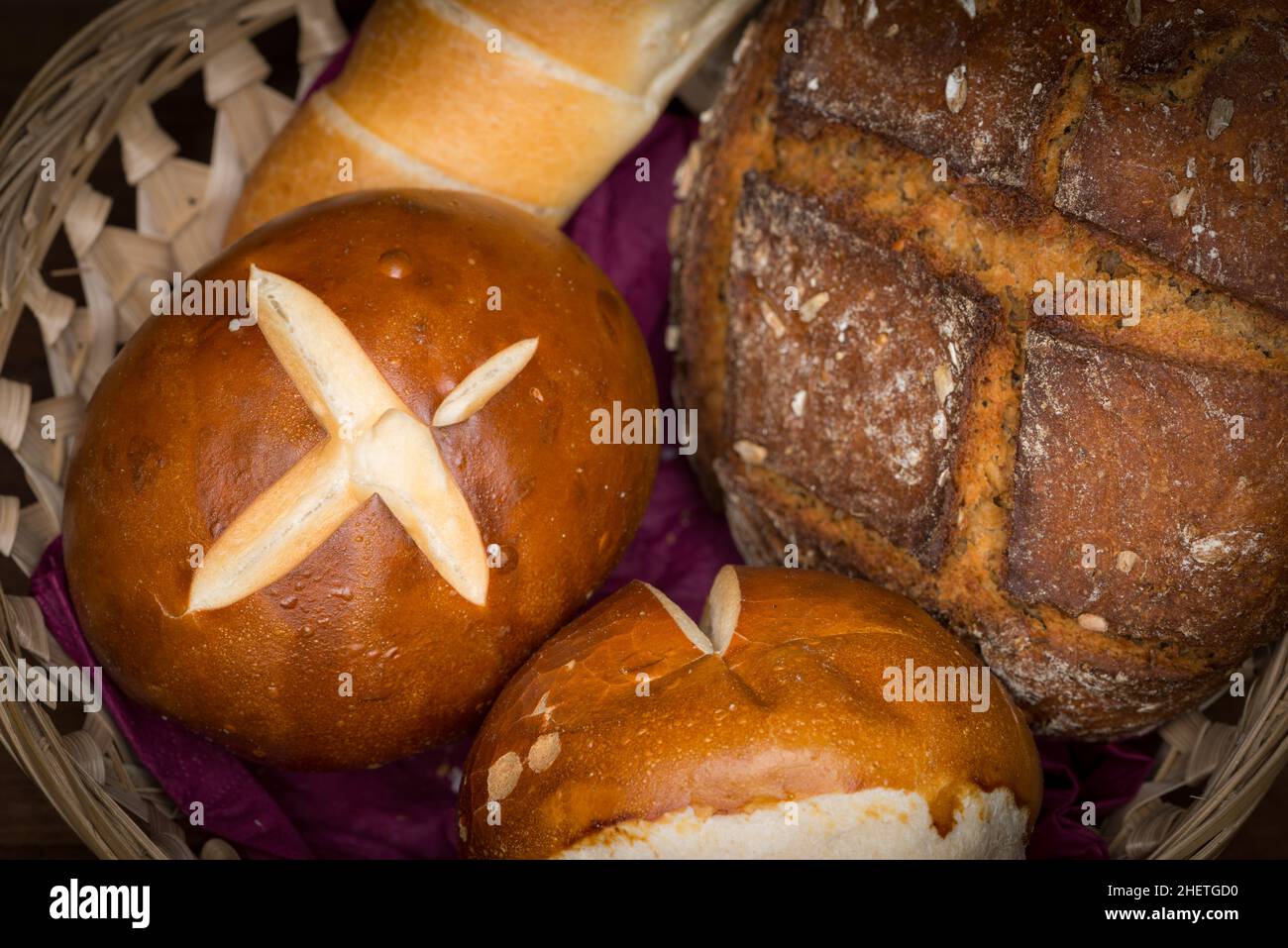 Pretzel in bread basket hi-res stock photography and images - Alamy