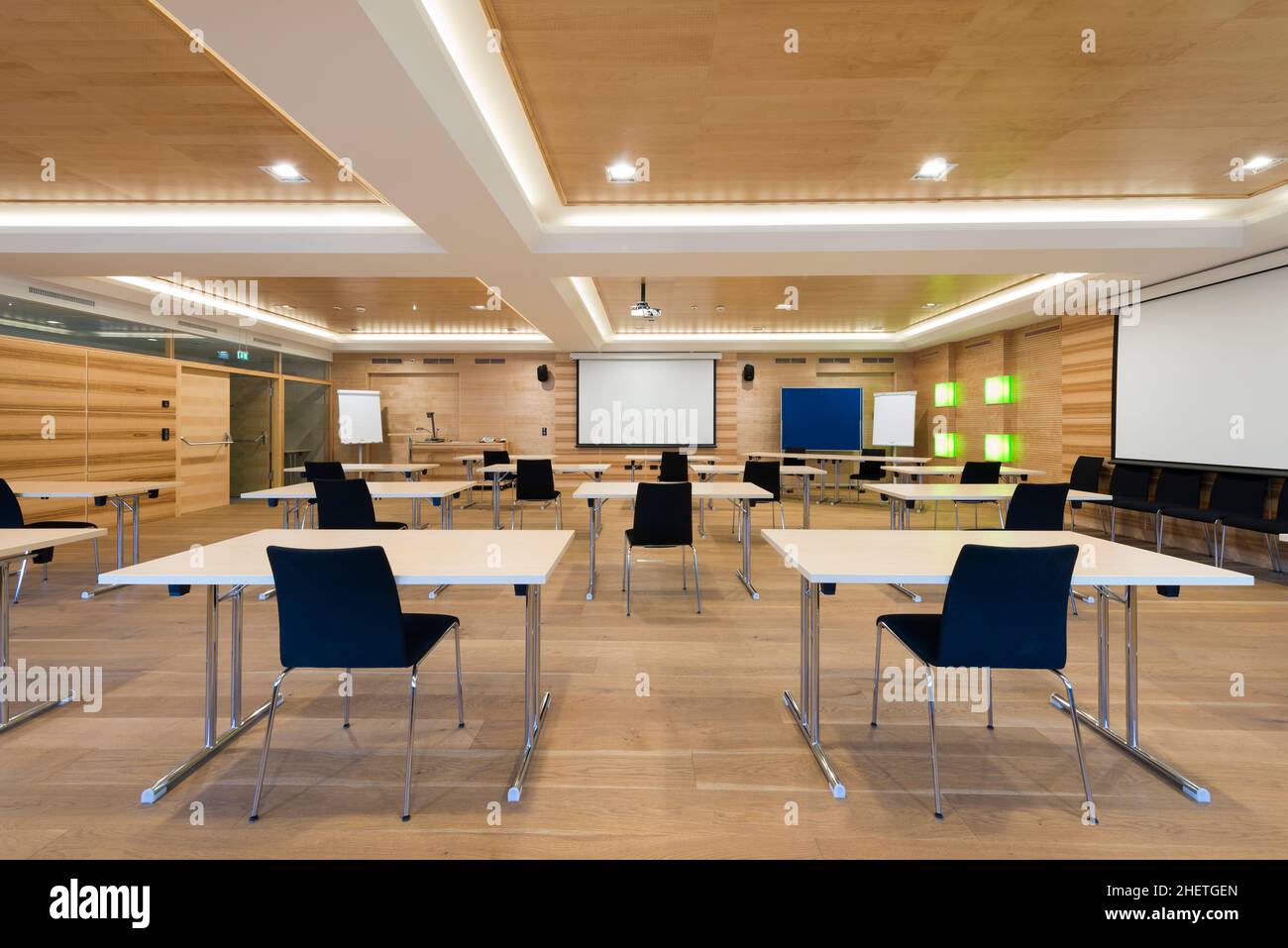 Interior conference room projection screen hi-res stock photography and ...