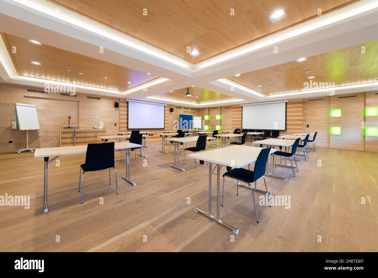 Interior conference room projection screen hi-res stock photography and ...