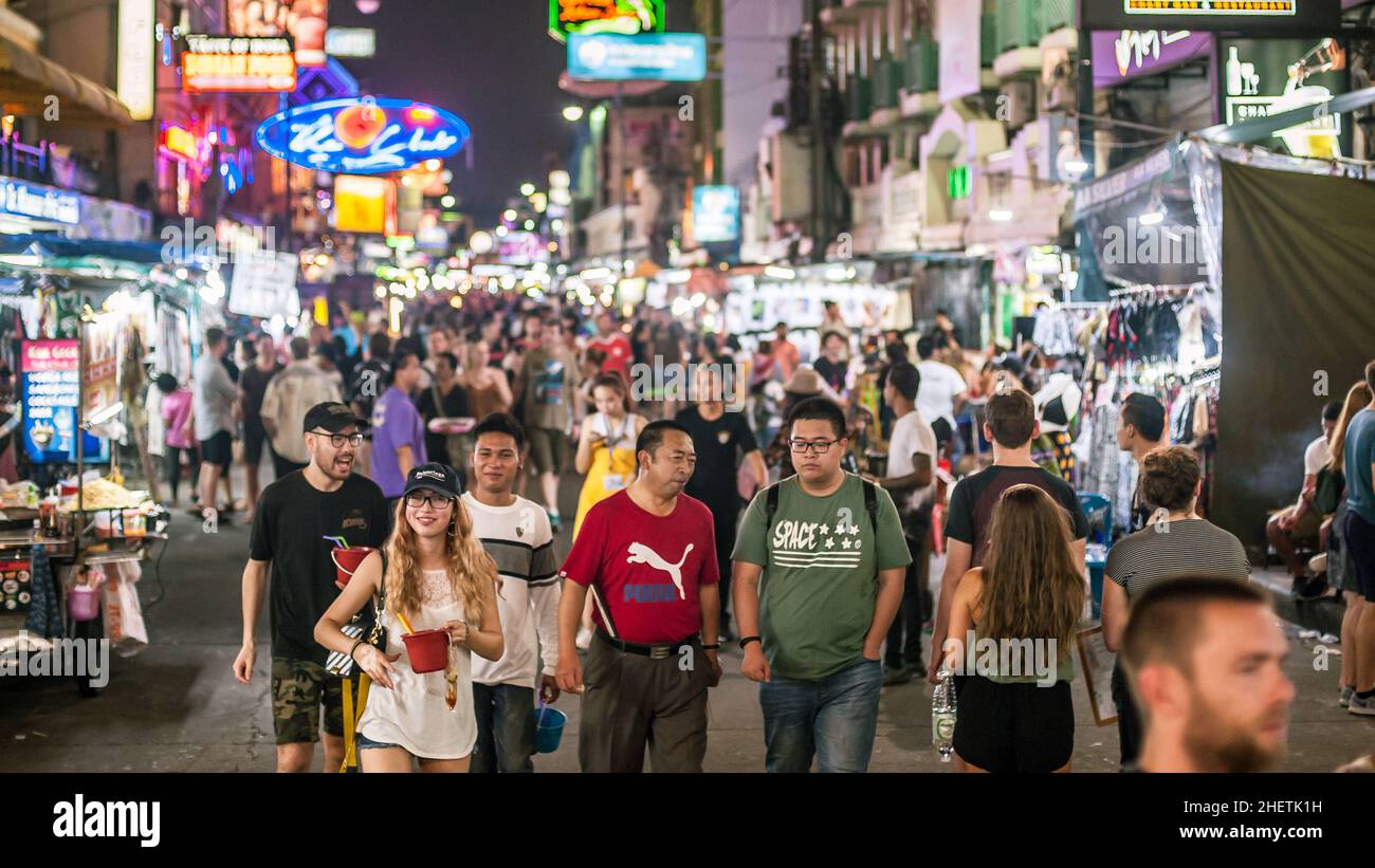 BANGKOK, THAILAND - 28. MART 2018. Khao San Road is popular tourists ...