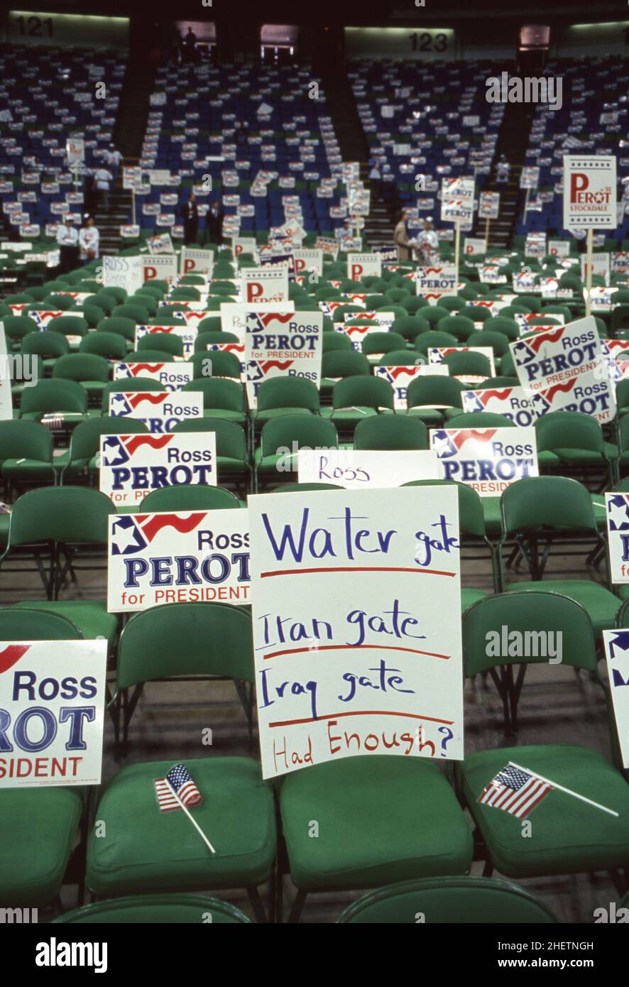 Dallas Texas USA, November 2,1992: Empty seats with campaign signs for ...