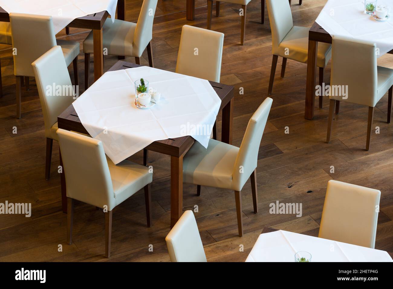 Floor cloth hi-res stock photography and images - Alamy