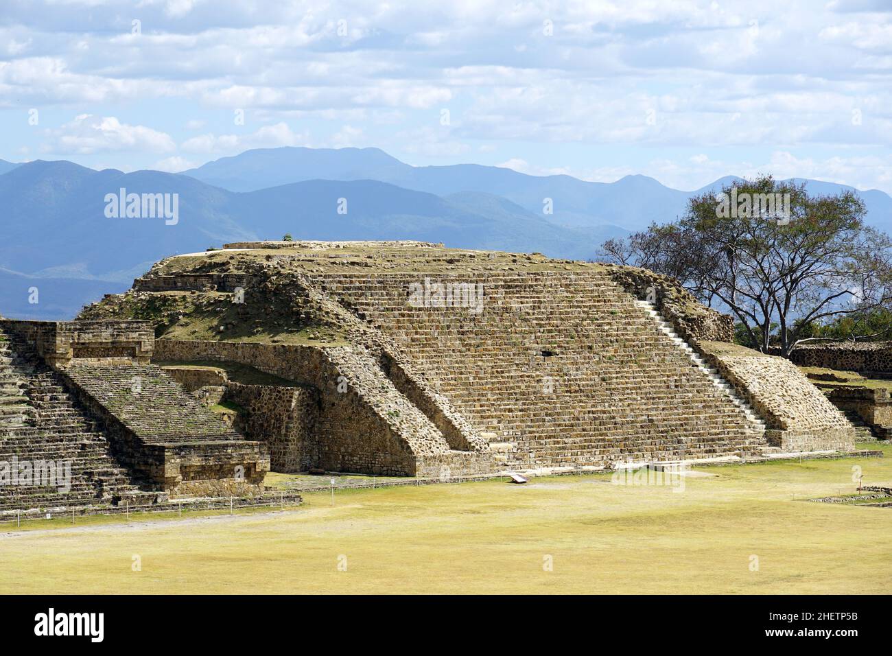 Pyramid, Monte Albán, zapotec ruins, pre-Columbian archaeological site ...