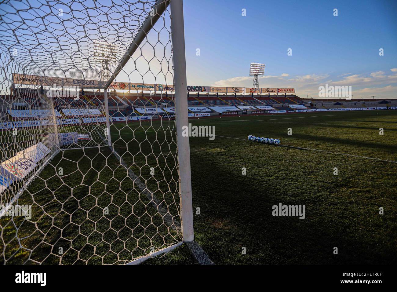 Porteria de futbol hi-res stock photography and images - Alamy