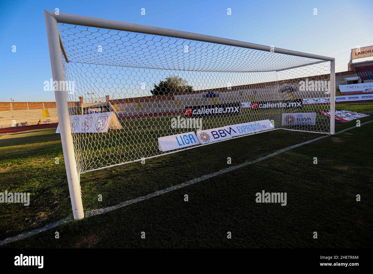 Porteria de futbol hi-res stock photography and images - Alamy