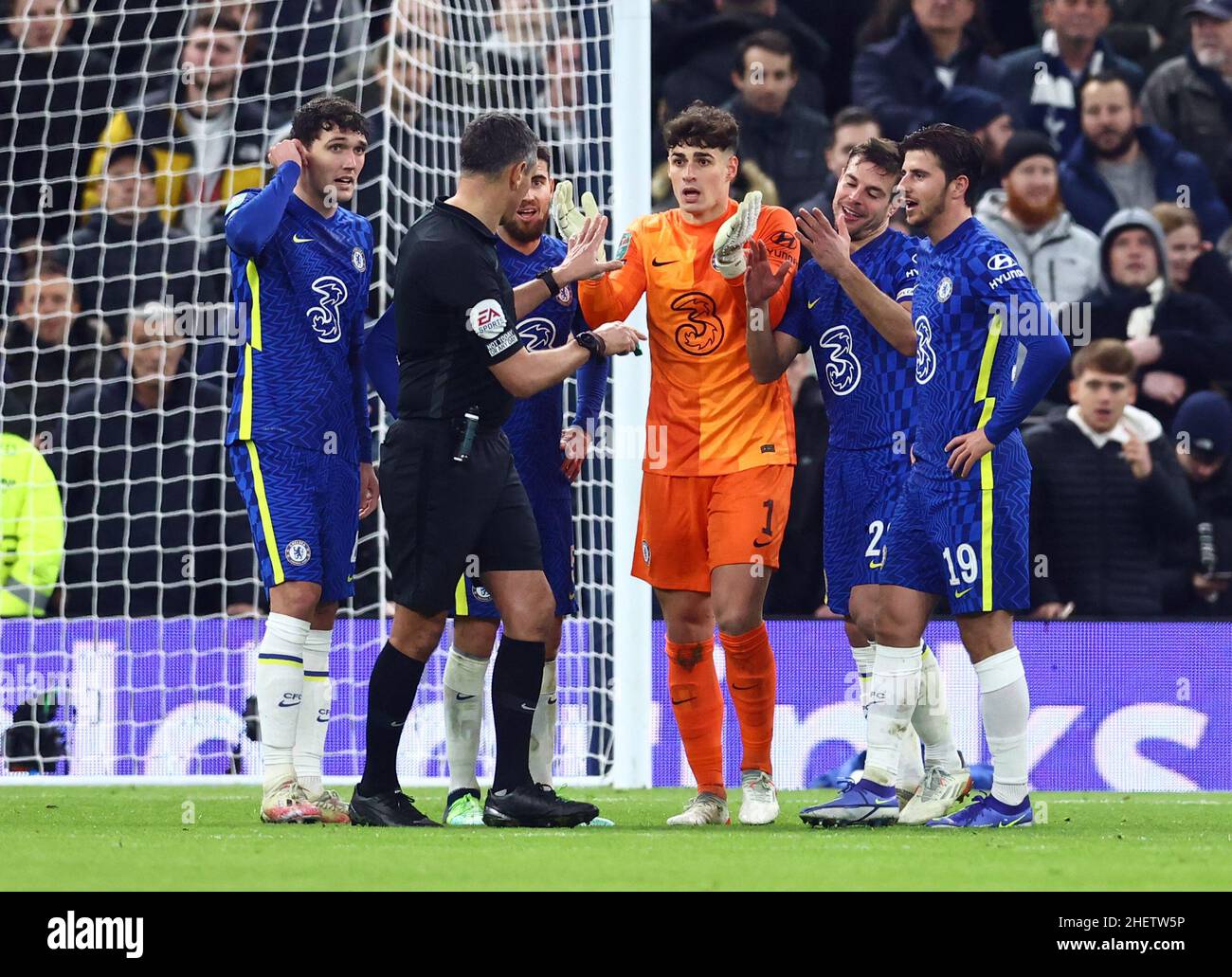 Football spurs chelsea hi-res stock photography and images - Alamy