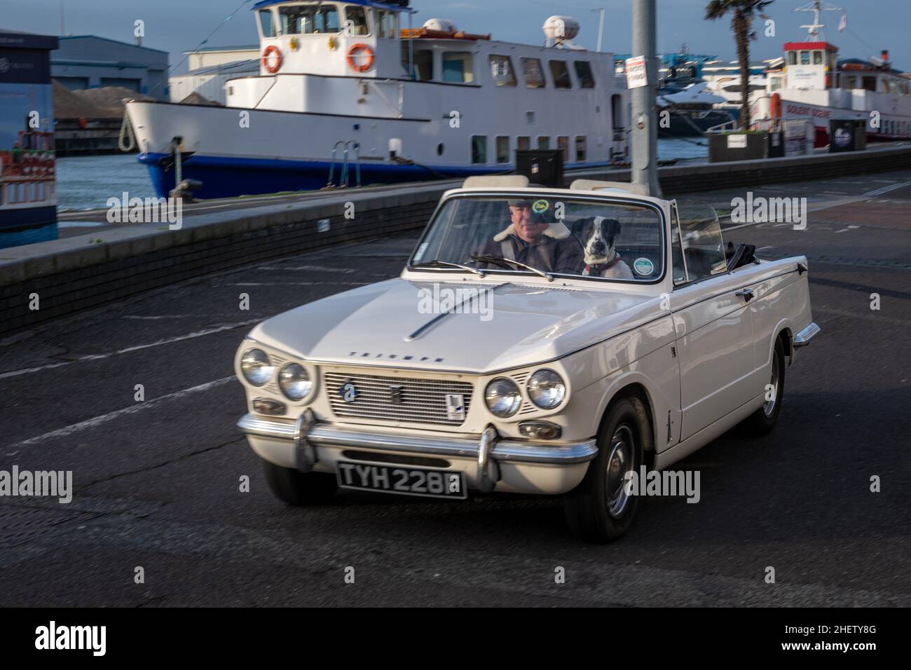 Classic cars on Poole quay Stock Photo - Alamy