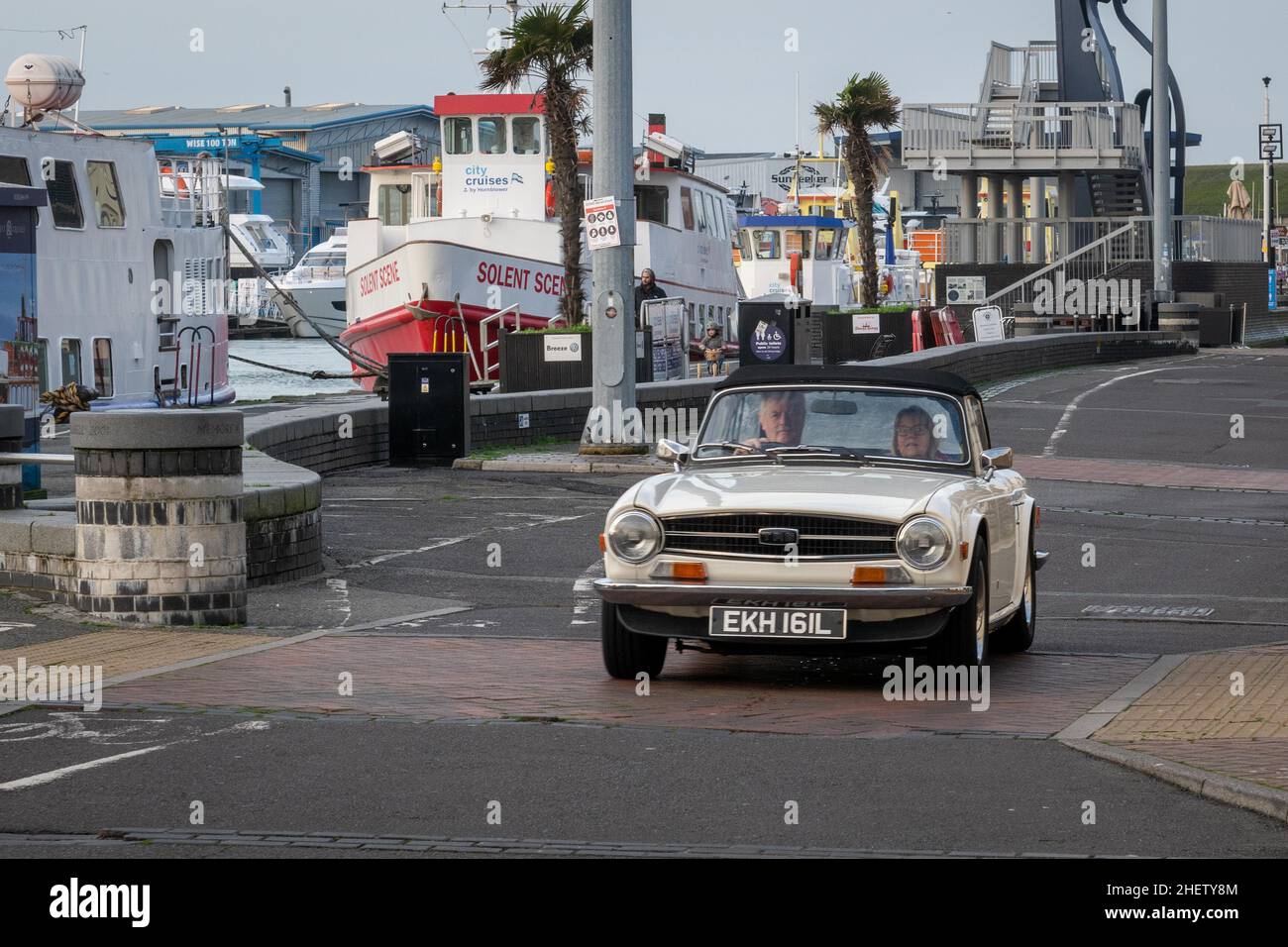 Classic cars on Poole quay Stock Photo - Alamy