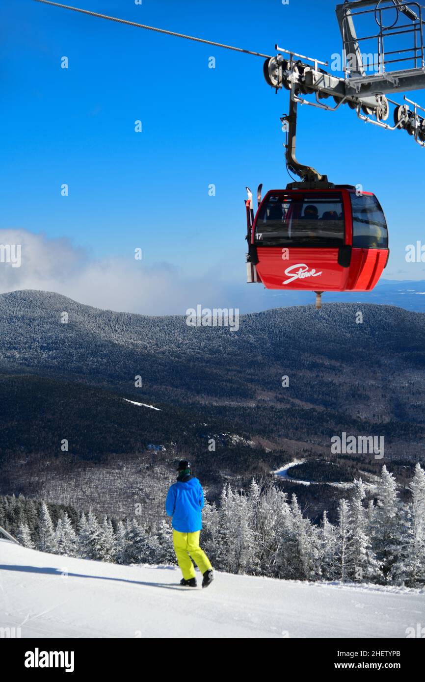 Easy way Gondola lift at Stowe Ski Resort in Vermont. Beautiful winter ...