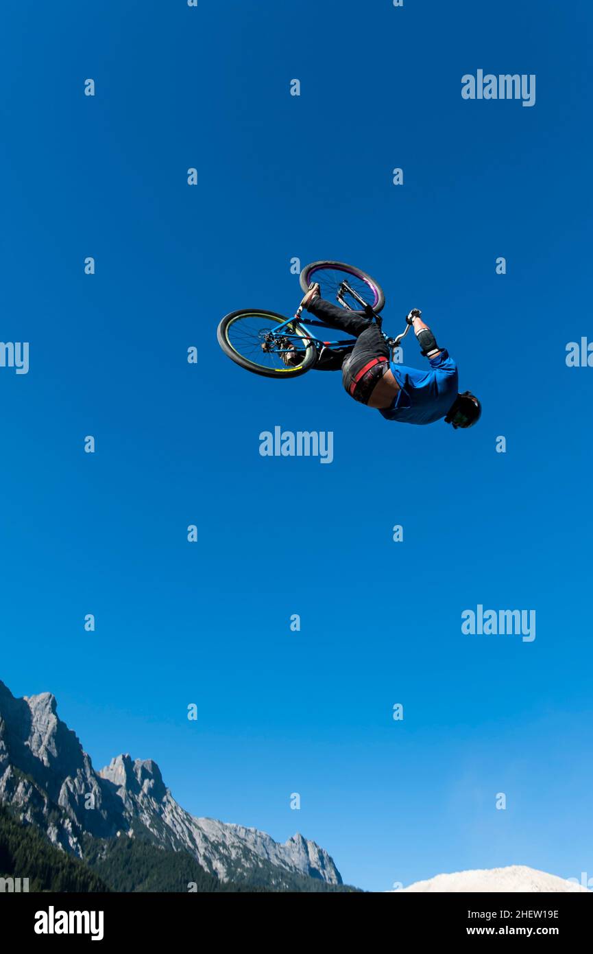 Backflip dirt bike hi-res stock photography and images - Alamy