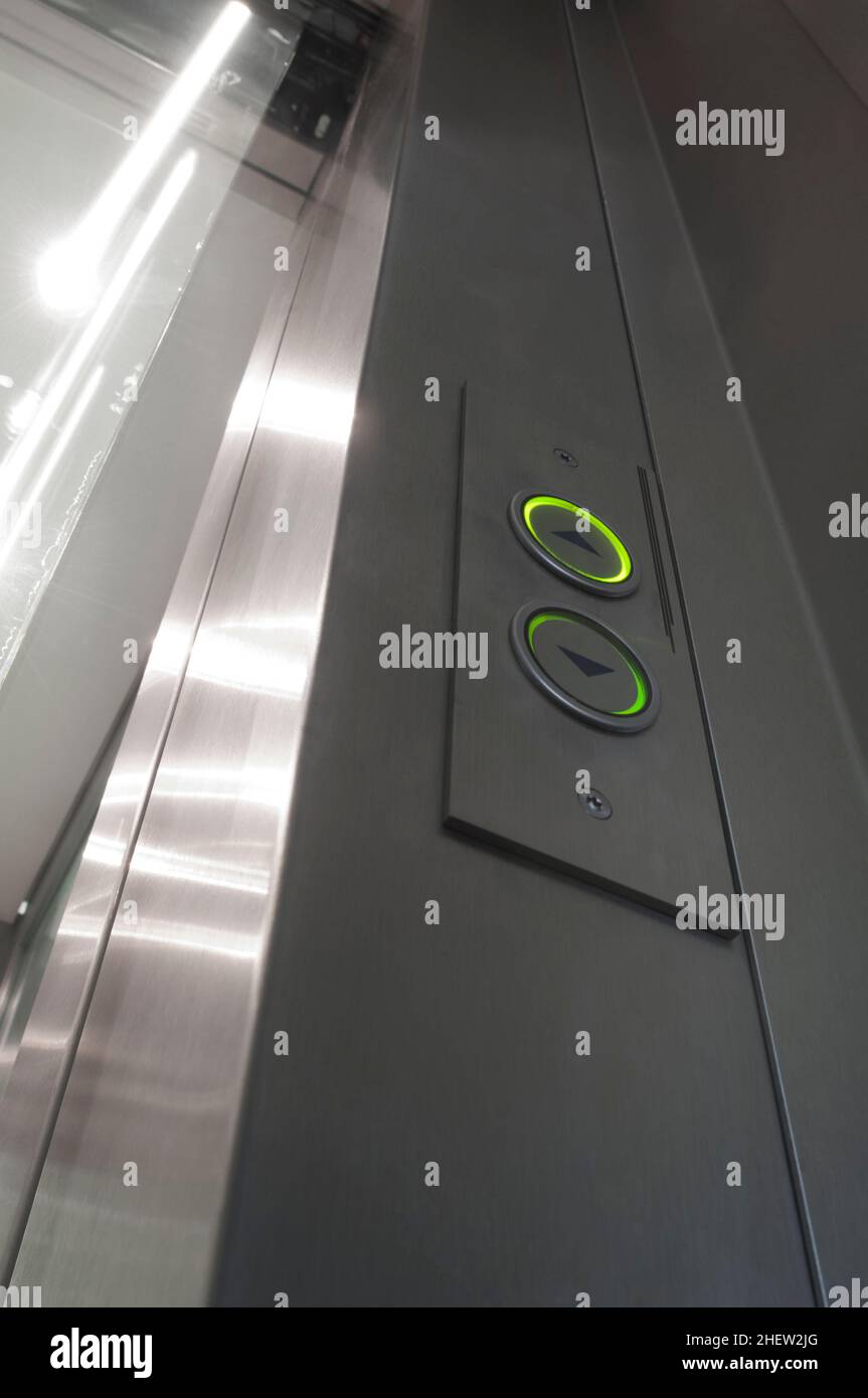 Elevator door close button hi-res stock photography and images - Alamy