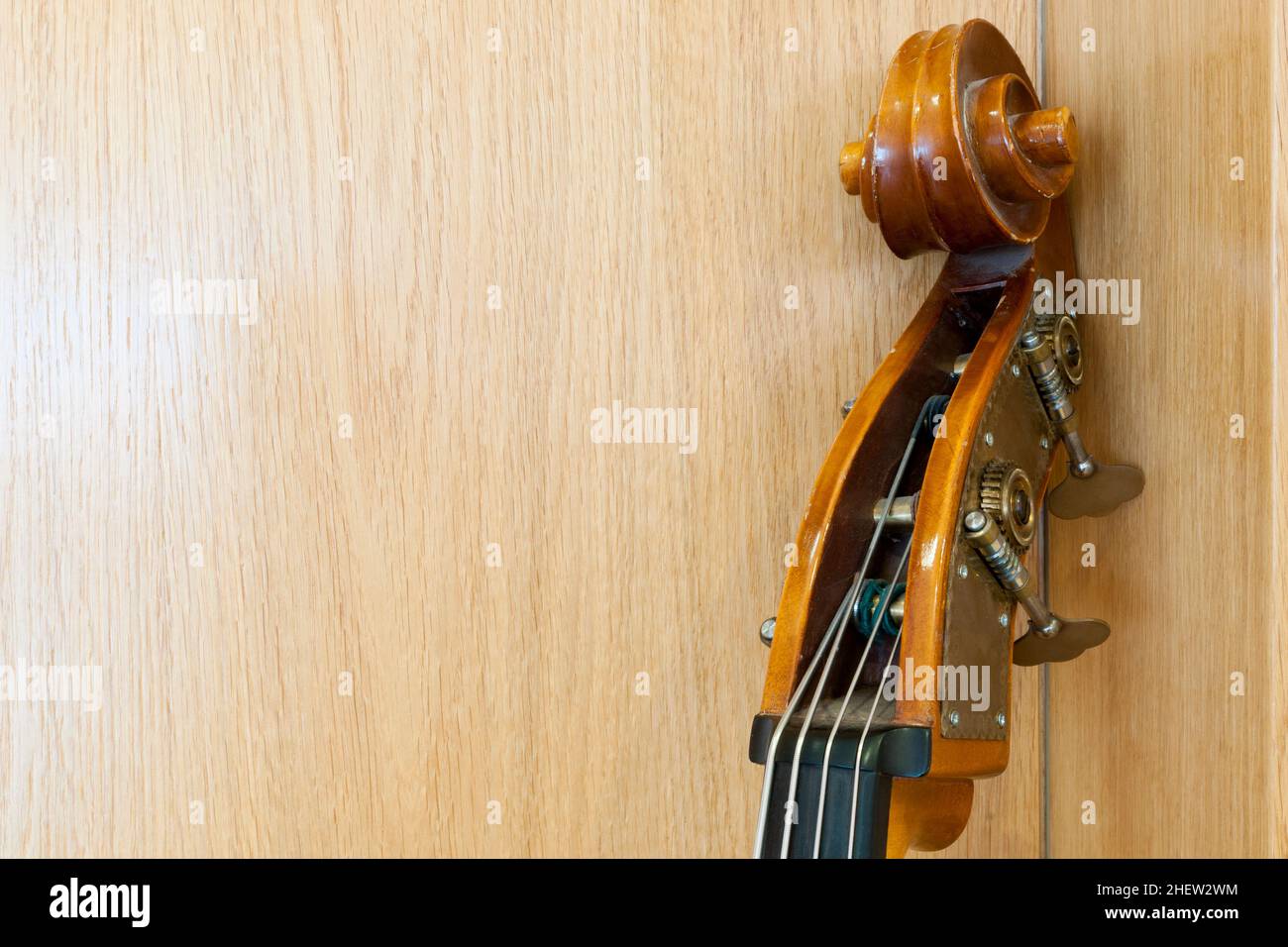 Cello head hi-res stock photography and images - Alamy