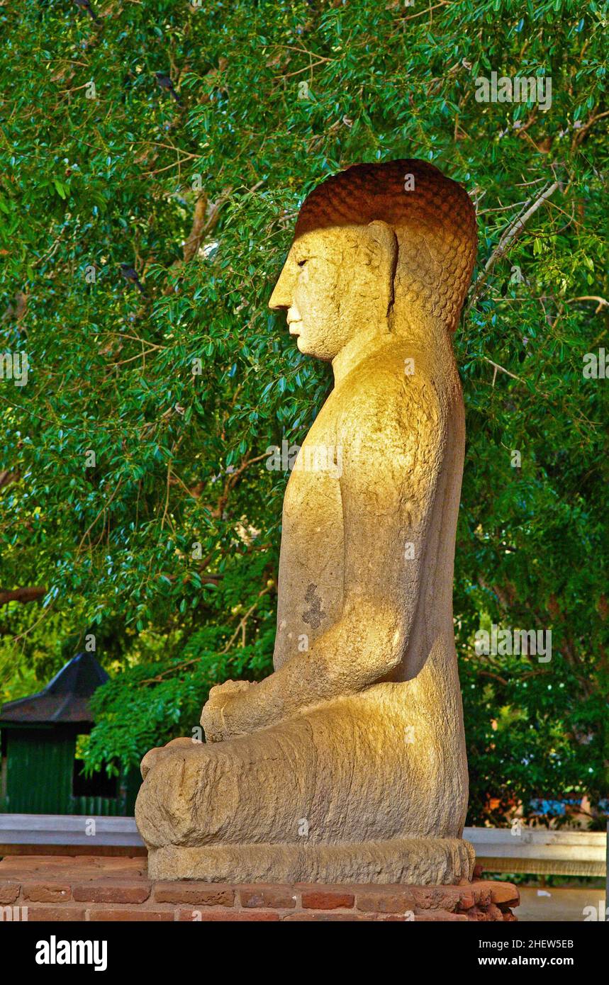 Samadhi buddah statue hi-res stock photography and images - Alamy